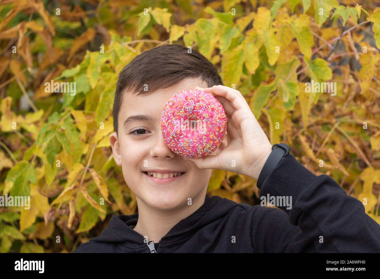 Funny donut hi-res stock photography and images - Alamy