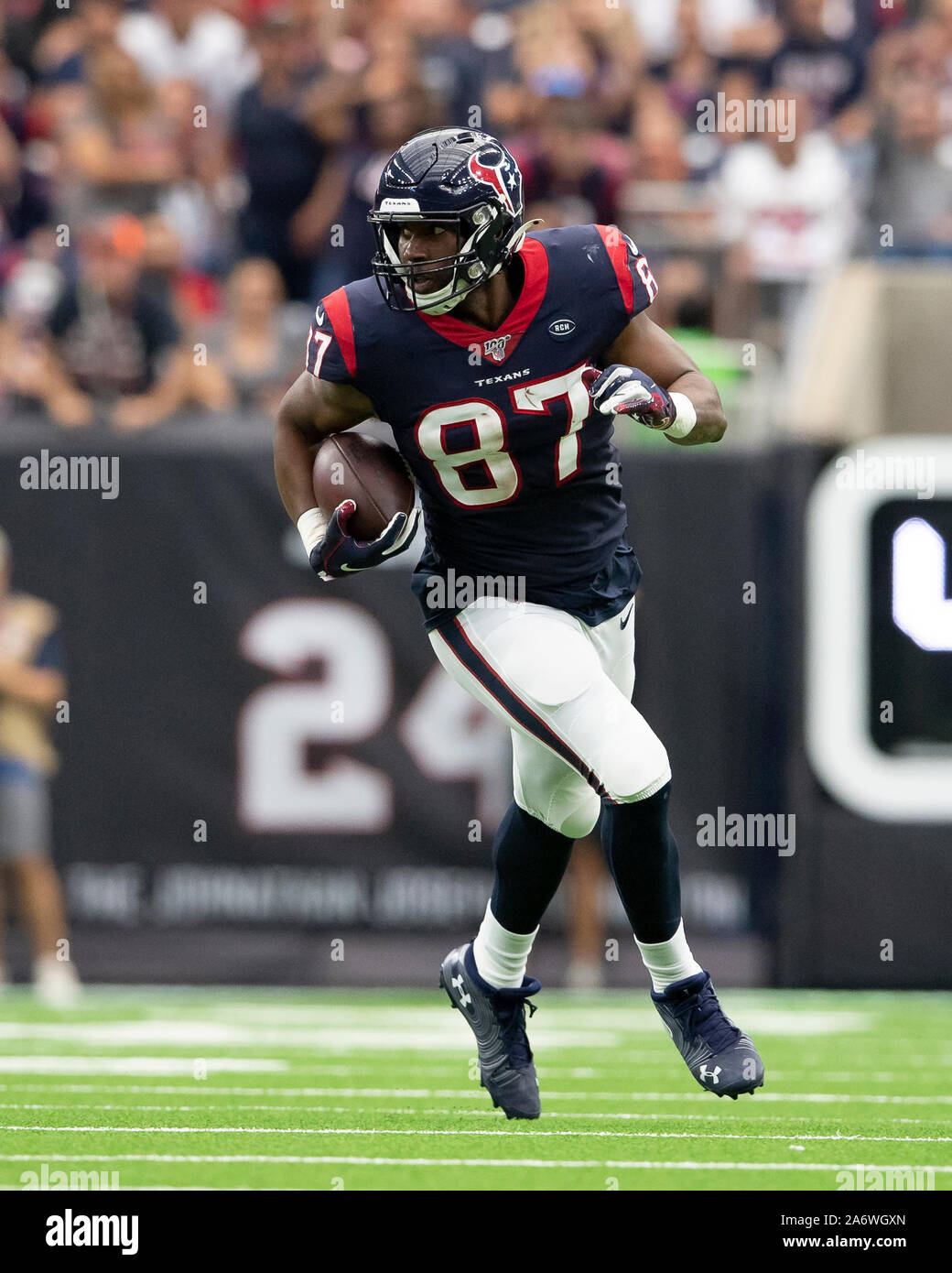 October 27, 2019 : Houston Texans tight end Darren Fells (87) catches a ...