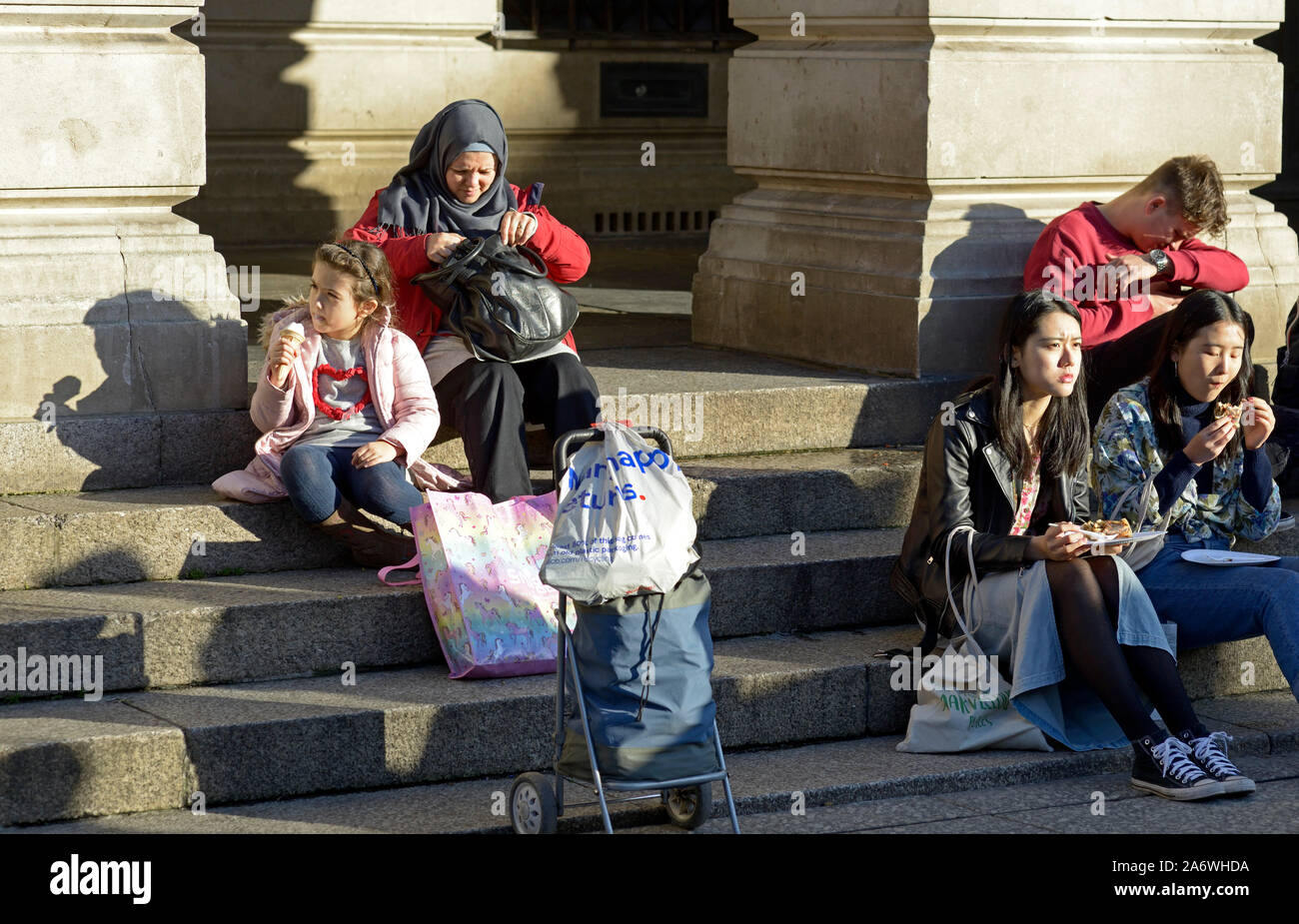 Muslim woman & child, sitting on steps Stock Photo - Alamy Muslim woman & child, sitting on steps Stock Photo - Alamy