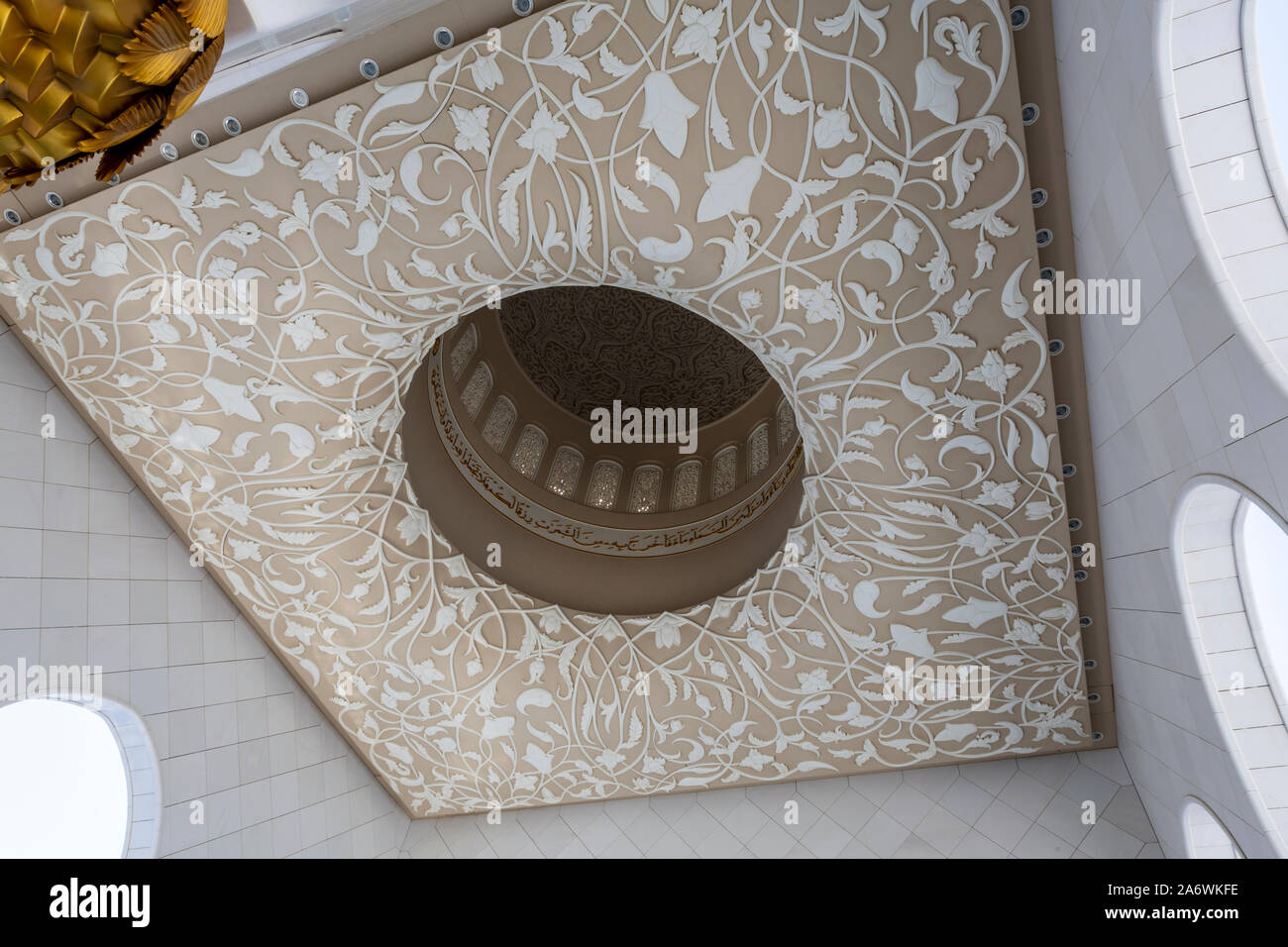 Ceiling and smaller dome along the lateral columns gallery of the ...