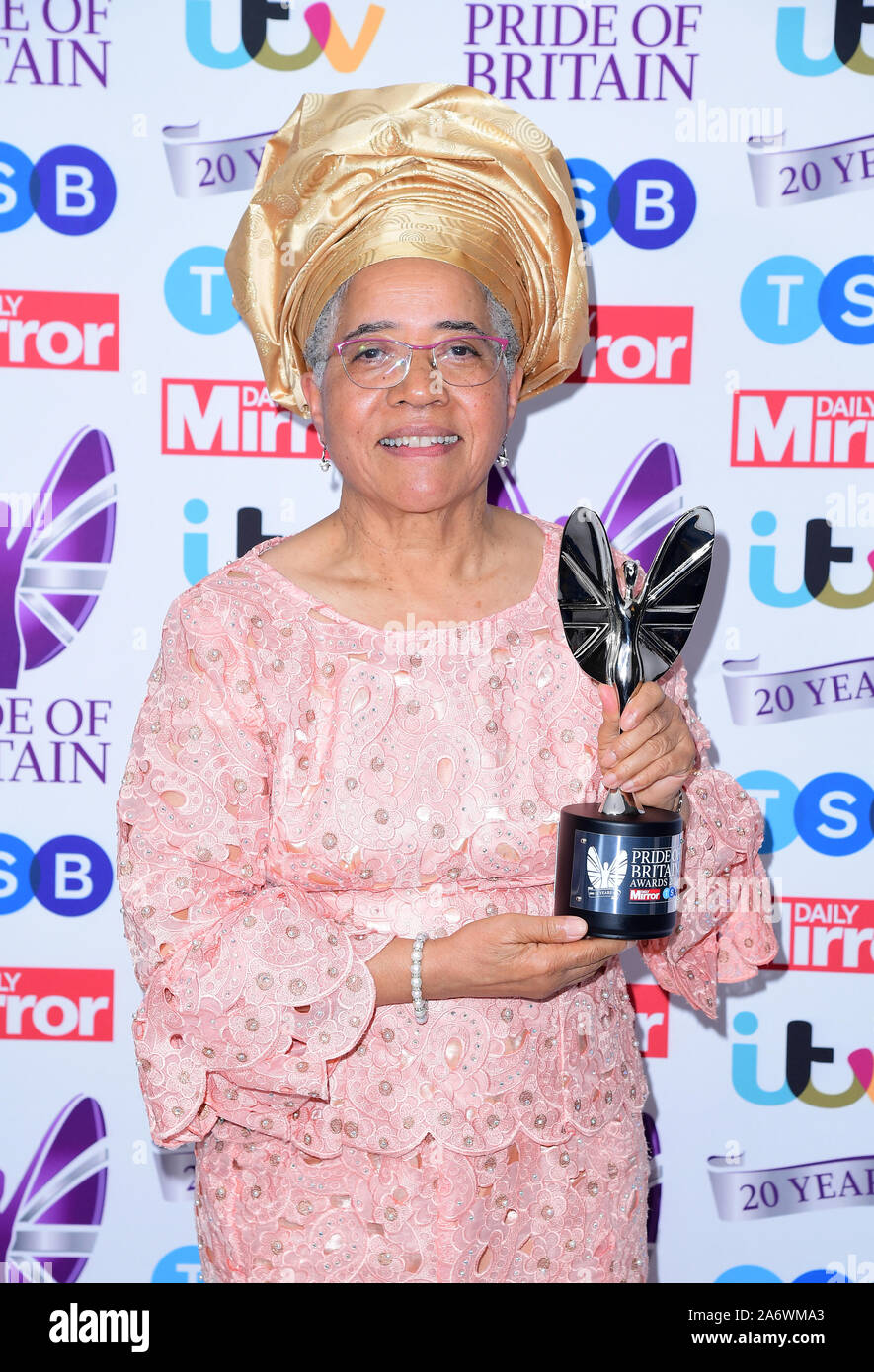 Dame Elizabeth Anionwu with the Lifetime Achievement Award, presented ...