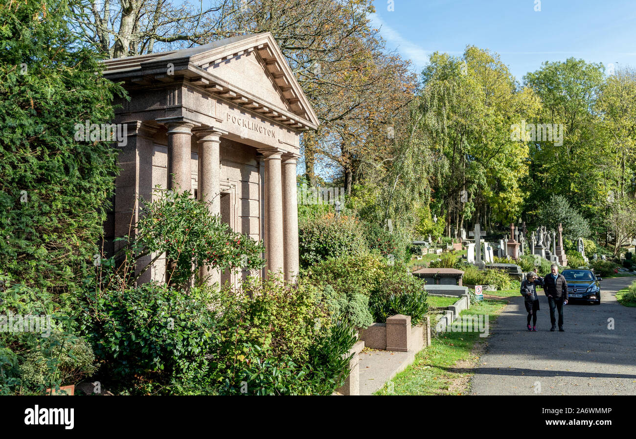 Highgate Cemetery London UK Stock Photo - Alamy