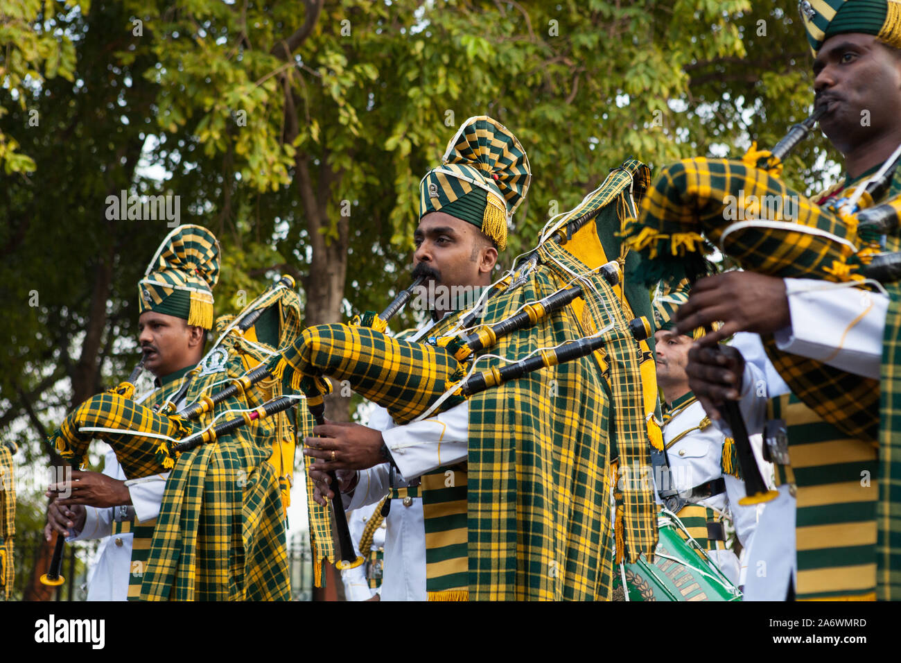Marching hi-res stock photography and images - Alamy