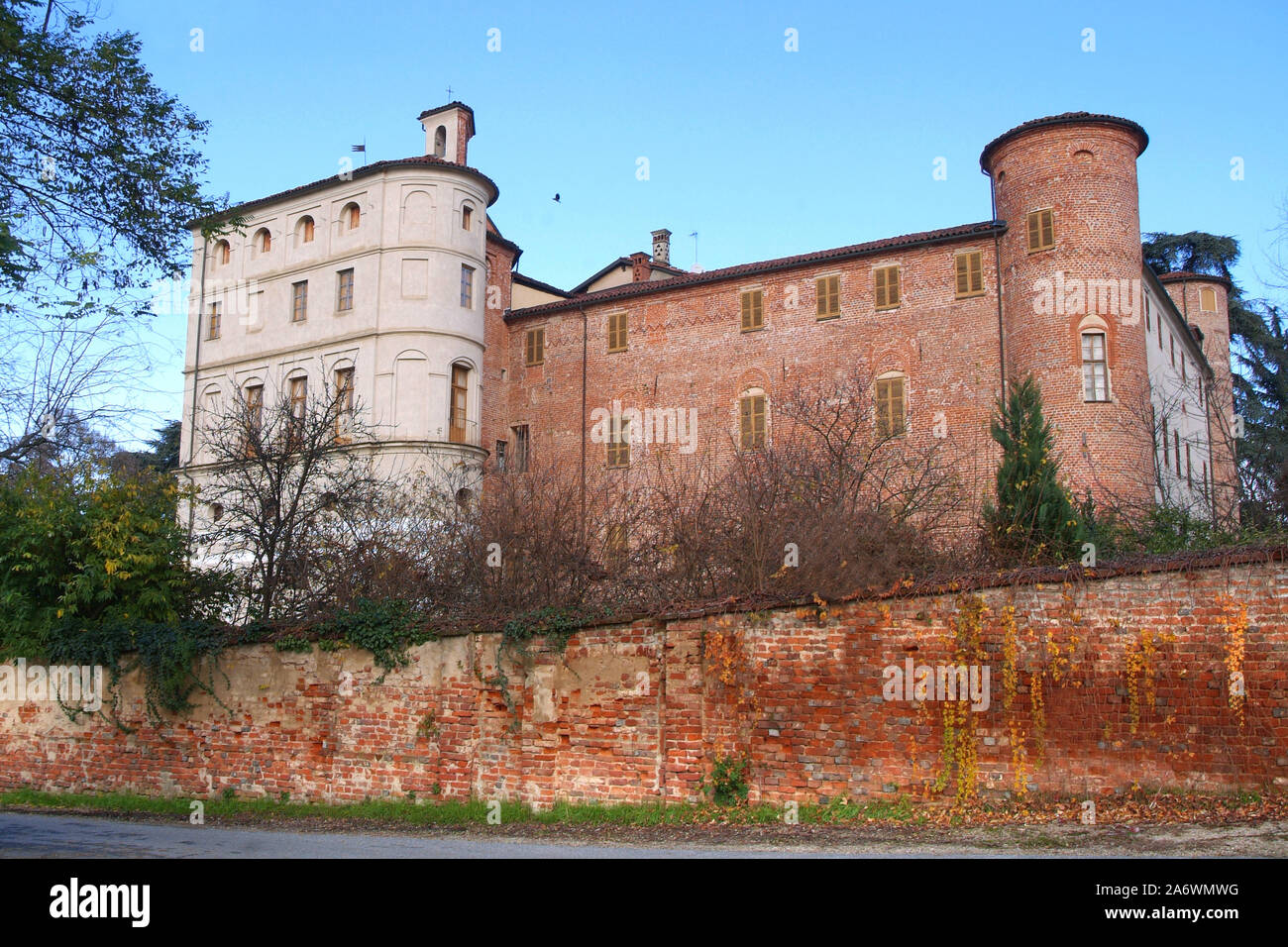 Piedmont castles hi-res stock photography and images - Alamy