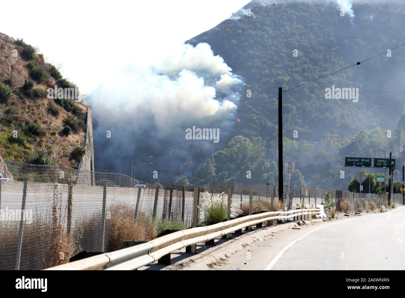 Los Angeles, USA. 28th Oct, 2019. A fire along the 405 Freeway in the ...