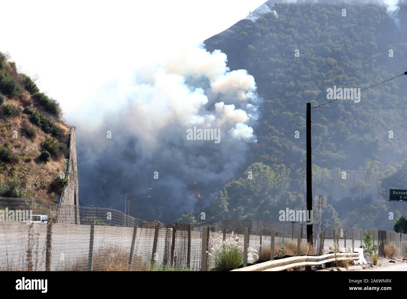 Los Angeles, USA. 28th Oct, 2019. A fire along the 405 Freeway in the ...