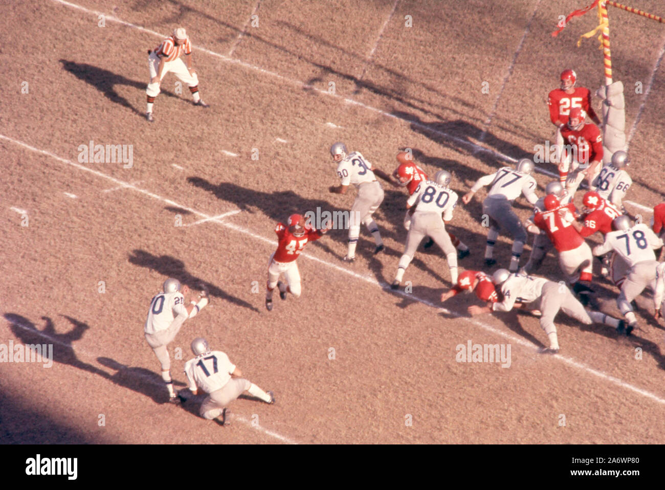 Afl player hi-res stock photography and images - Alamy