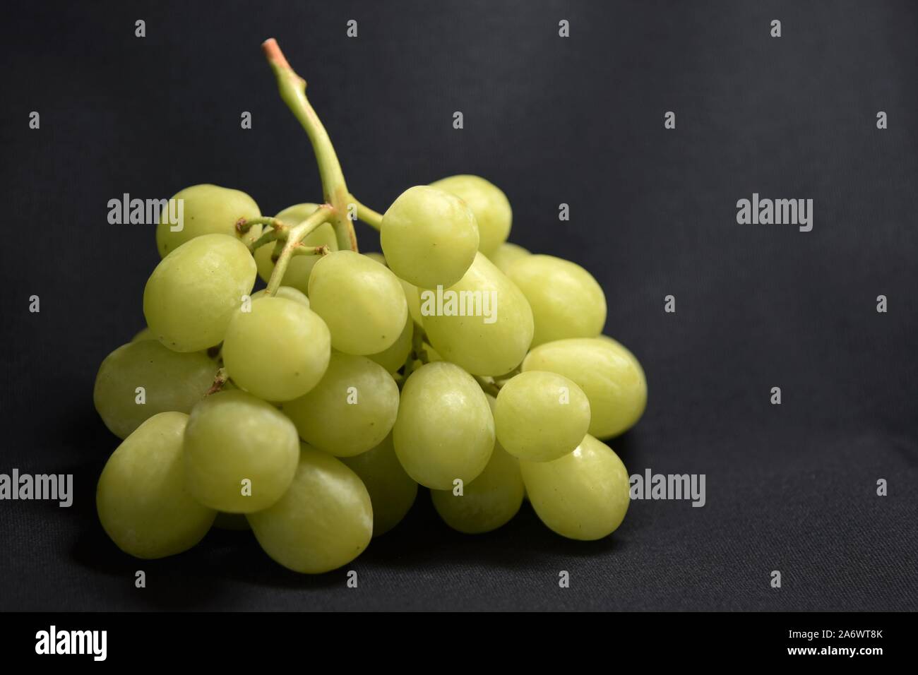 Thompson seedless grapes hi-res stock photography and images - Alamy