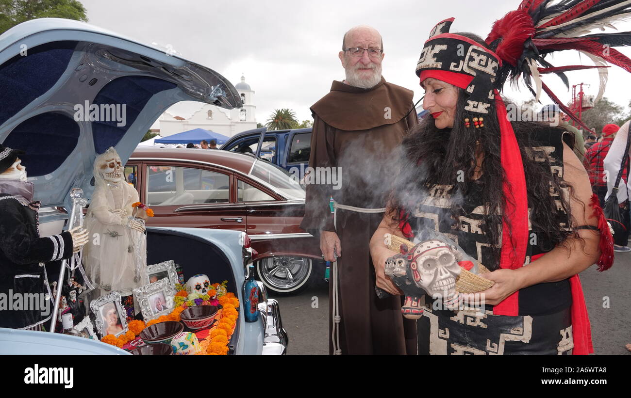 Dead priest display hi-res stock photography and images - Alamy