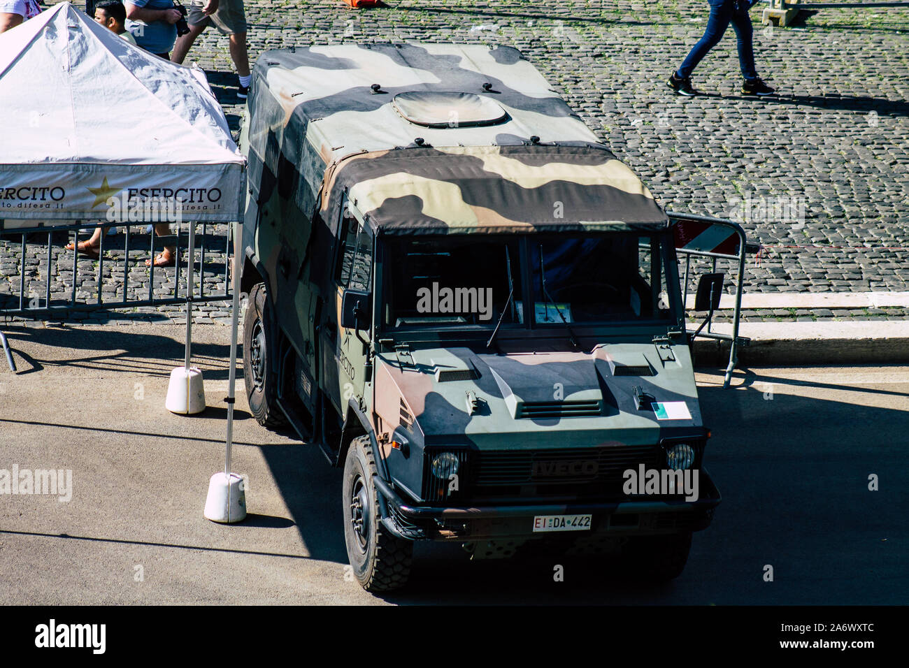 Italian army soldiers military car hi-res stock photography and images ...
