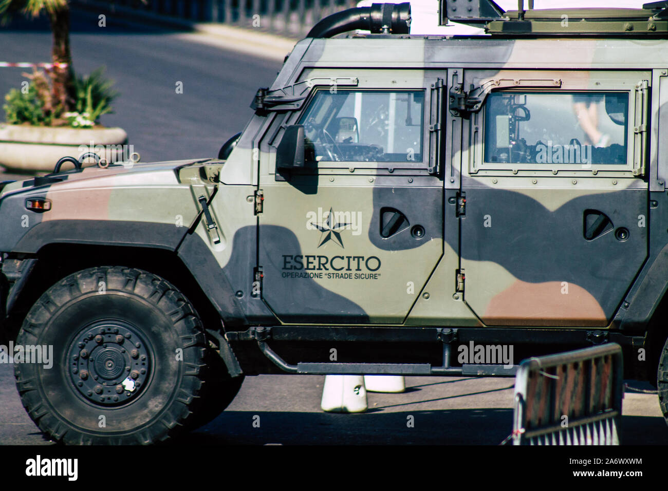 Italian army soldiers military car hi-res stock photography and images ...
