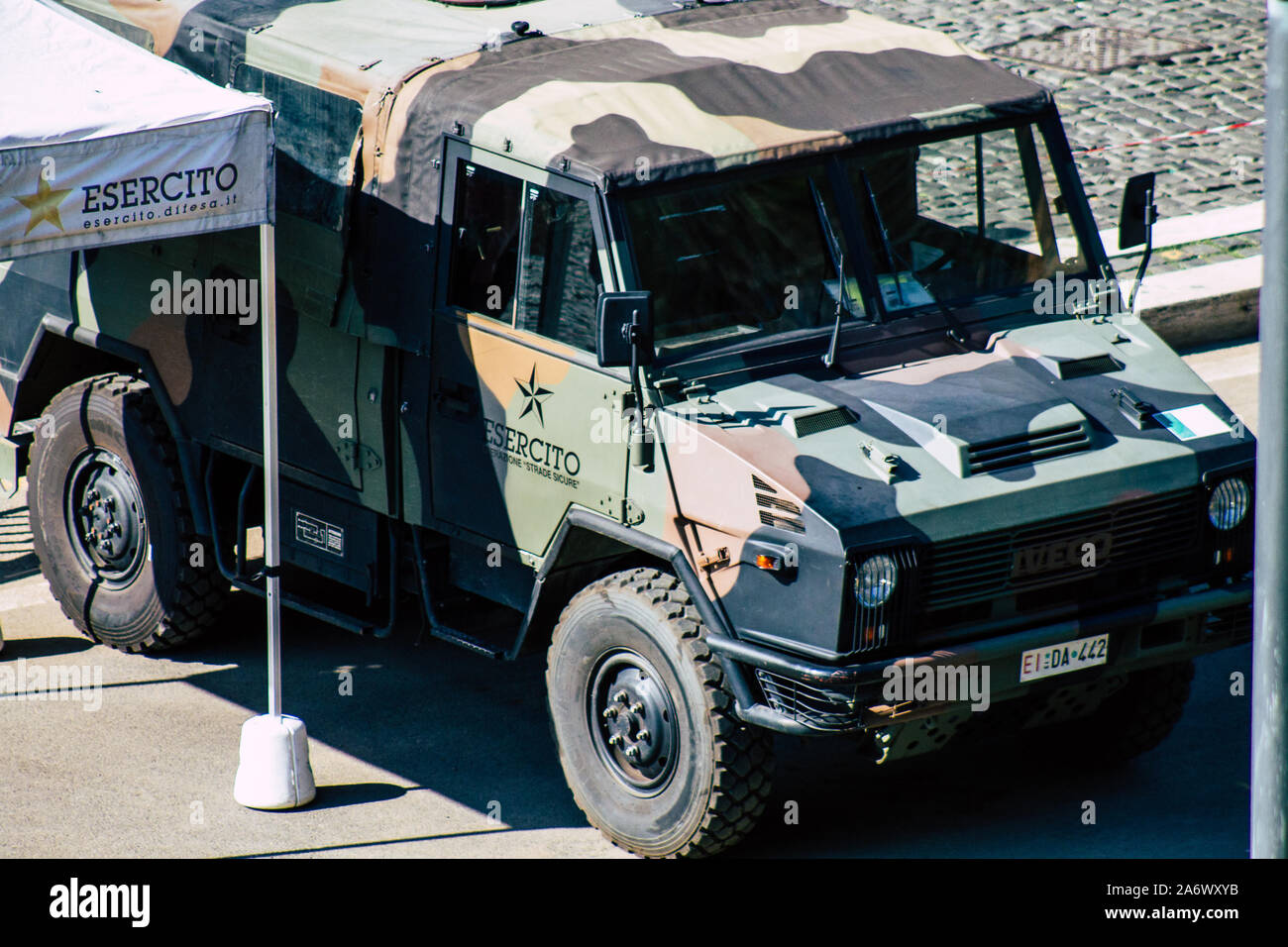 Italian army soldiers military car hi-res stock photography and images ...