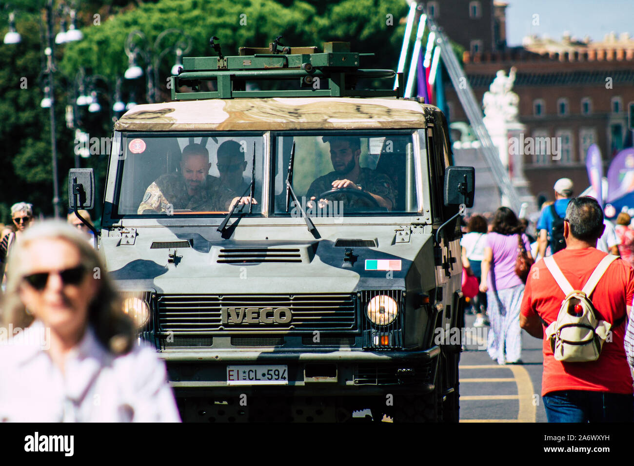Italian army soldiers military car hi-res stock photography and images ...