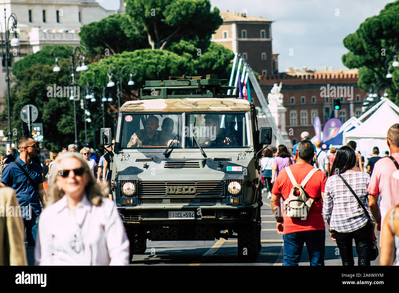Italian army soldiers military car hi-res stock photography and images ...
