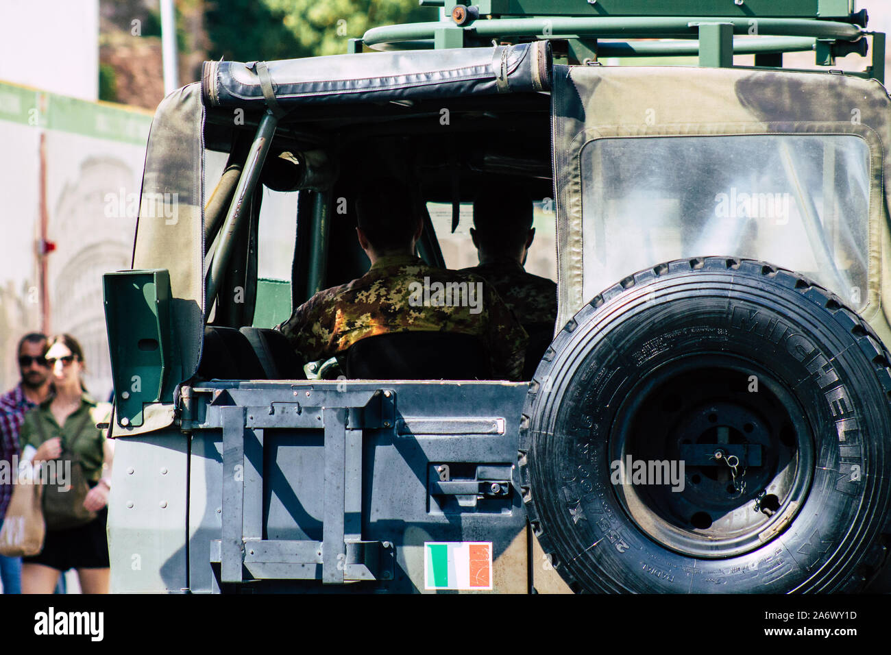 Italian army soldiers military car hi-res stock photography and images ...