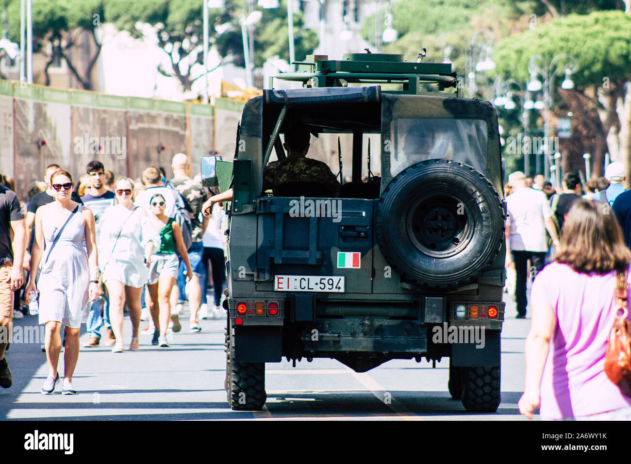 Italian army soldiers military car hi-res stock photography and images ...