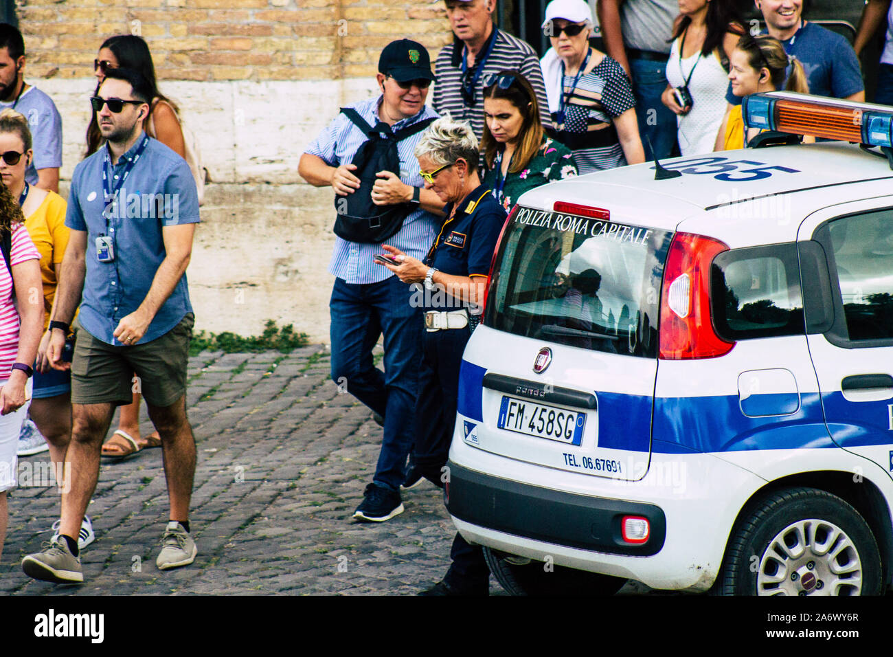 Italian police uniform woman hi-res stock photography and images - Alamy