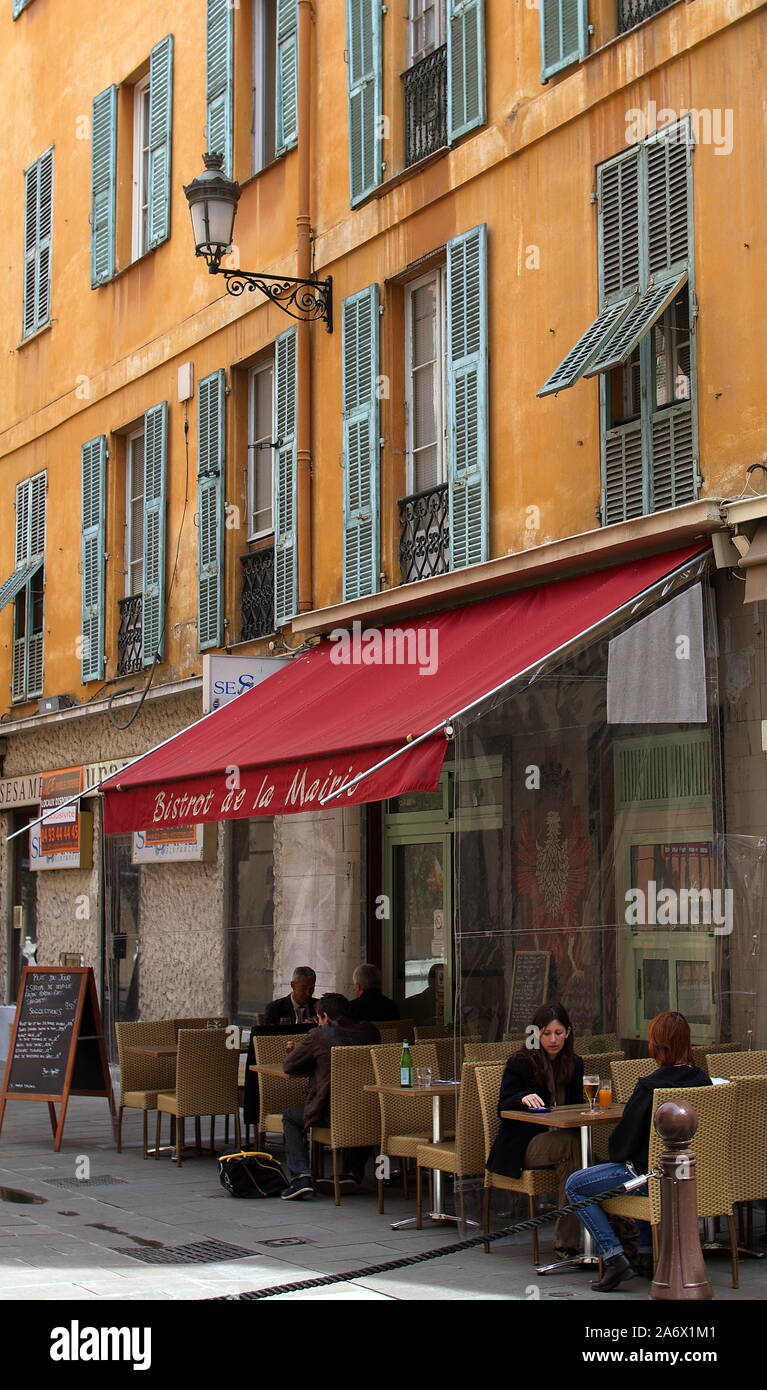 Cafe tabels hi-res stock photography and images - Alamy