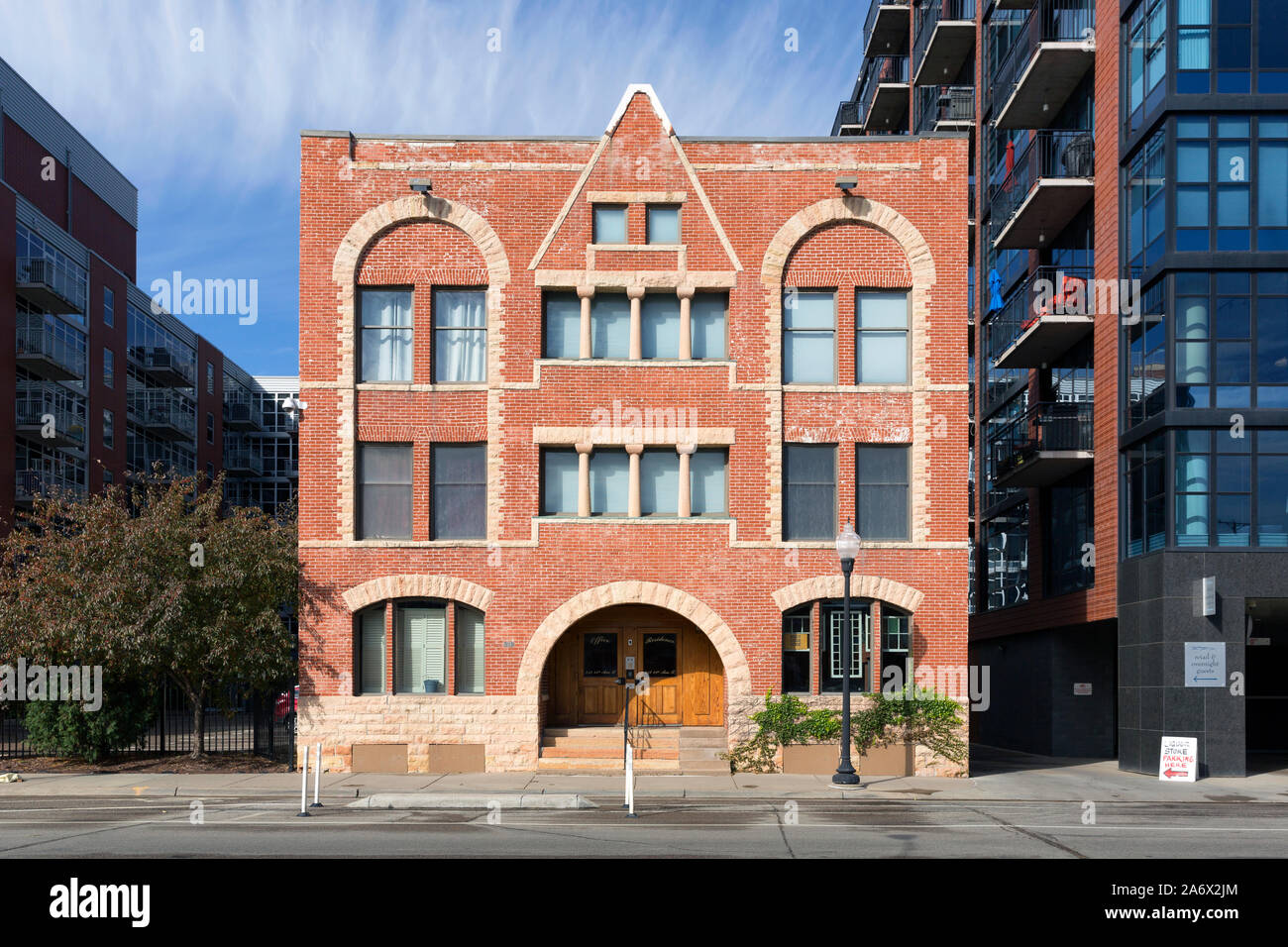 Richardsonian romanesque style hi-res stock photography and images - Alamy