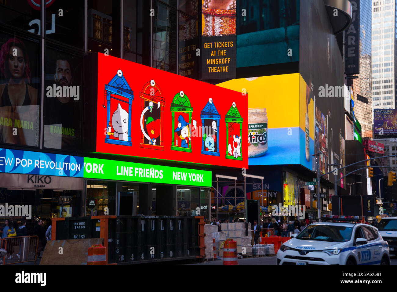 Busy Times Square in New York, USA Stock Photo - Alamy