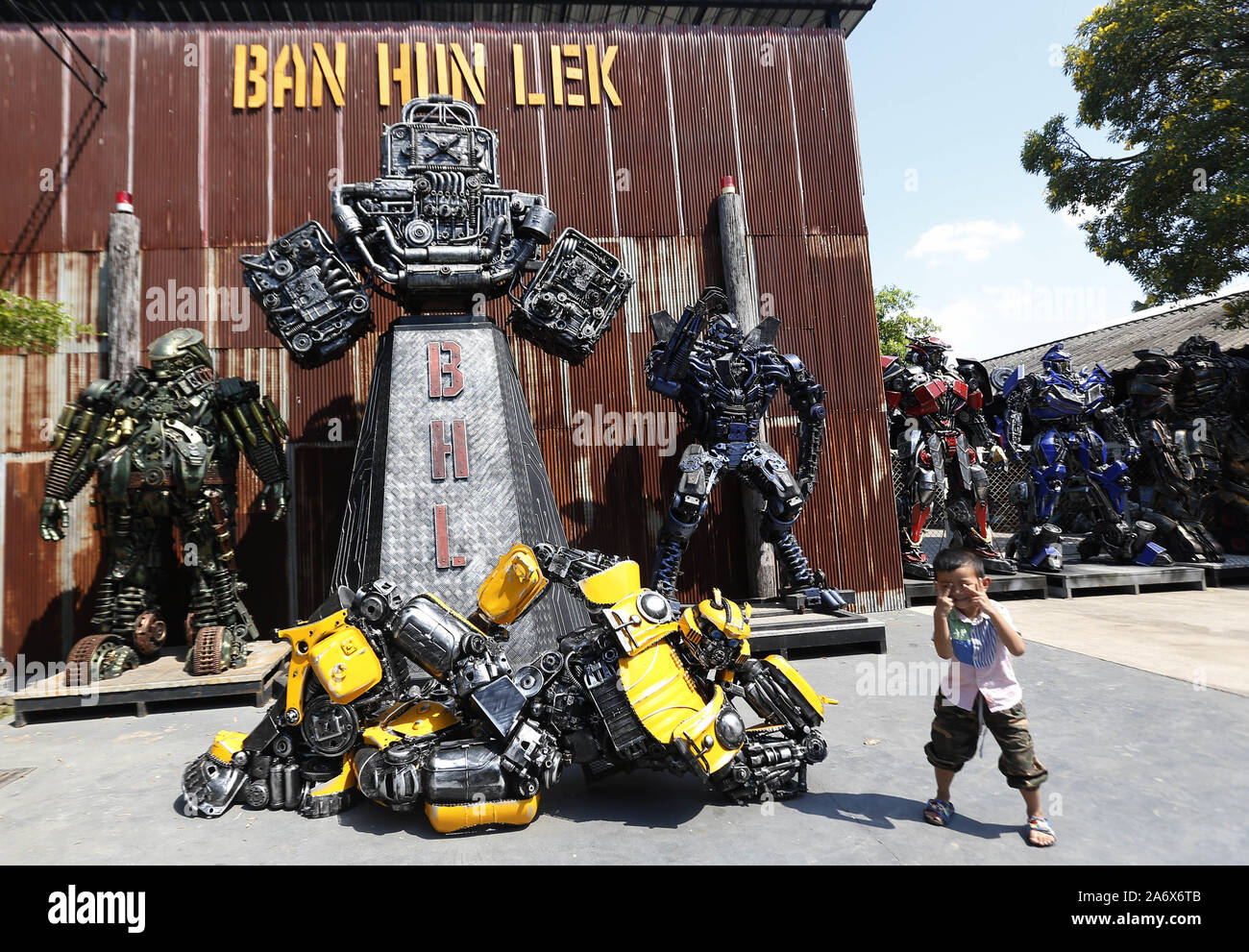 Transformers statue hi-res stock photography and images - Alamy