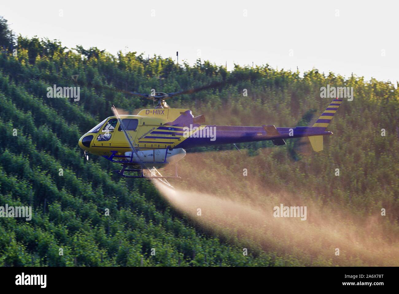 Helicopter aircraft spraying hi-res stock photography and images - Alamy