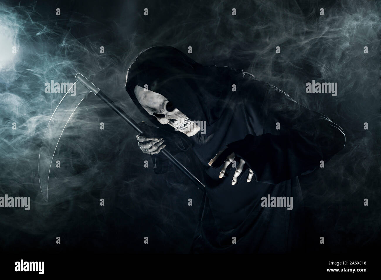 Reaper wielding hi-res stock photography and images - Alamy