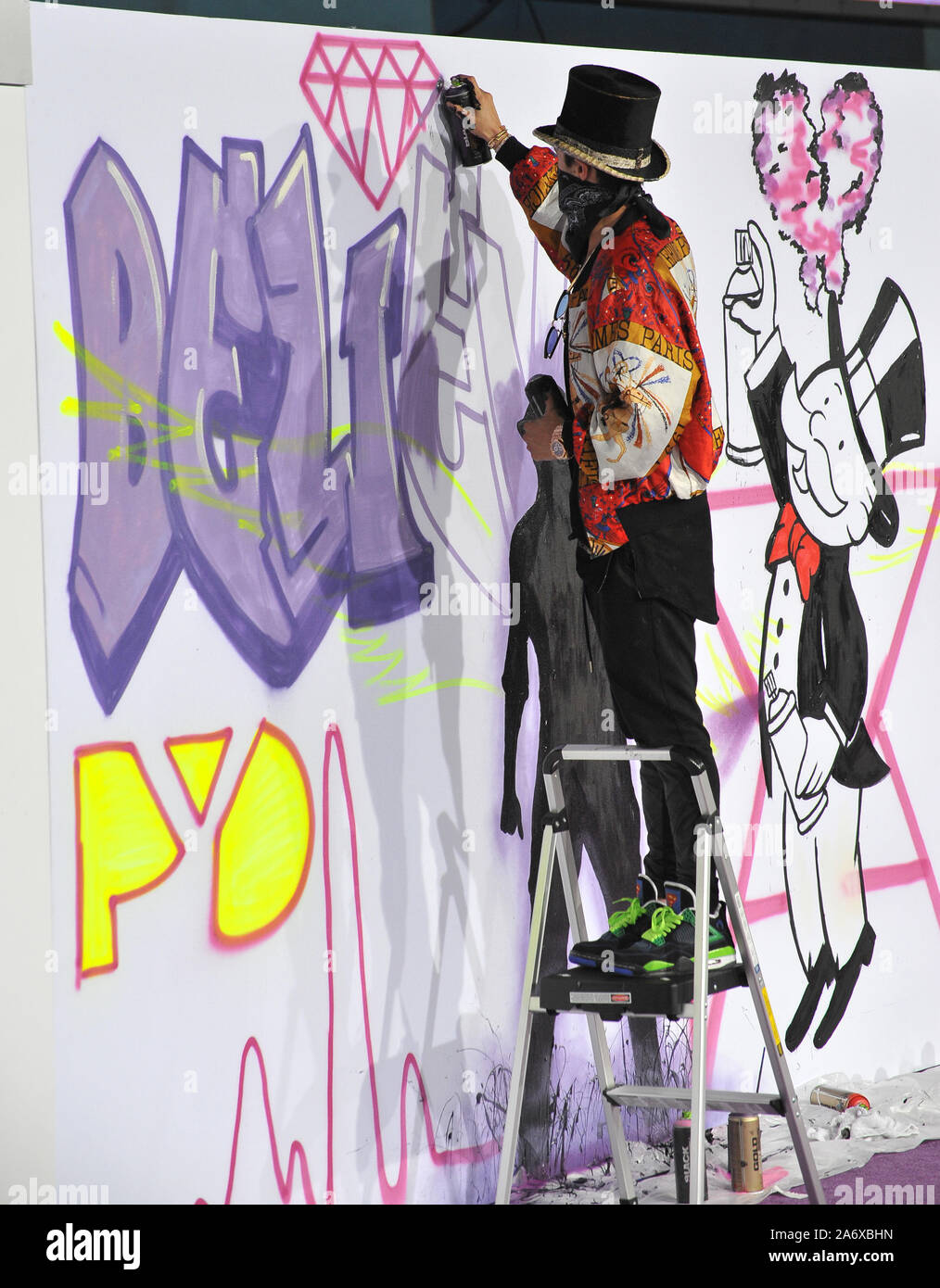 Monopoly graffiti hi-res stock photography and images - Alamy