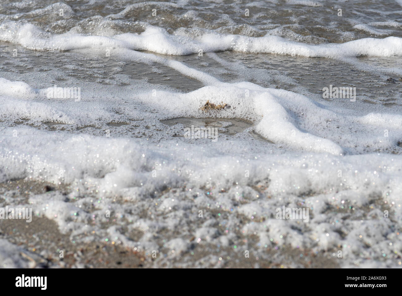 Natural background with foam on water surface Stock Photo - Alamy