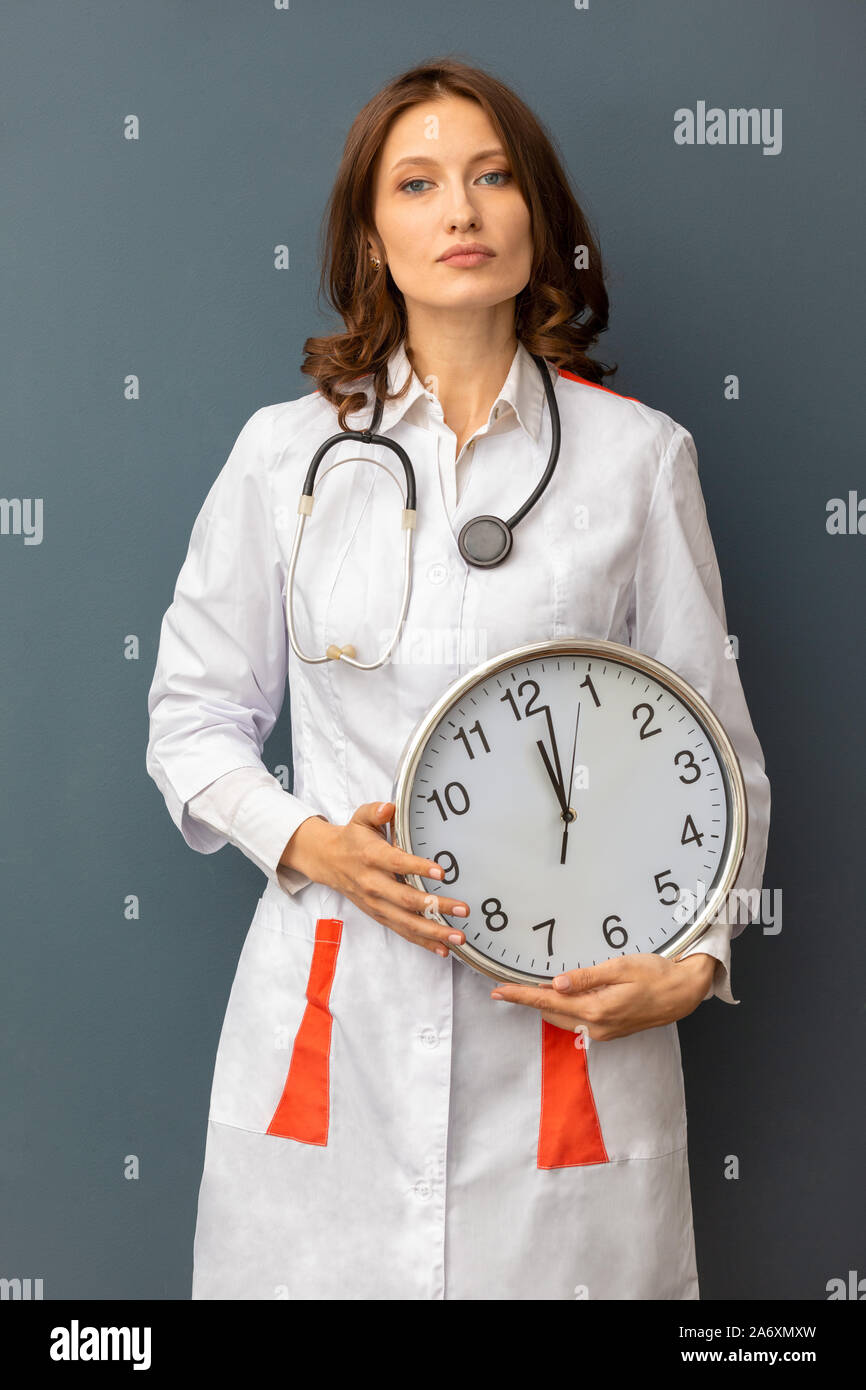 Doctor watch time hi-res stock photography and images - Alamy