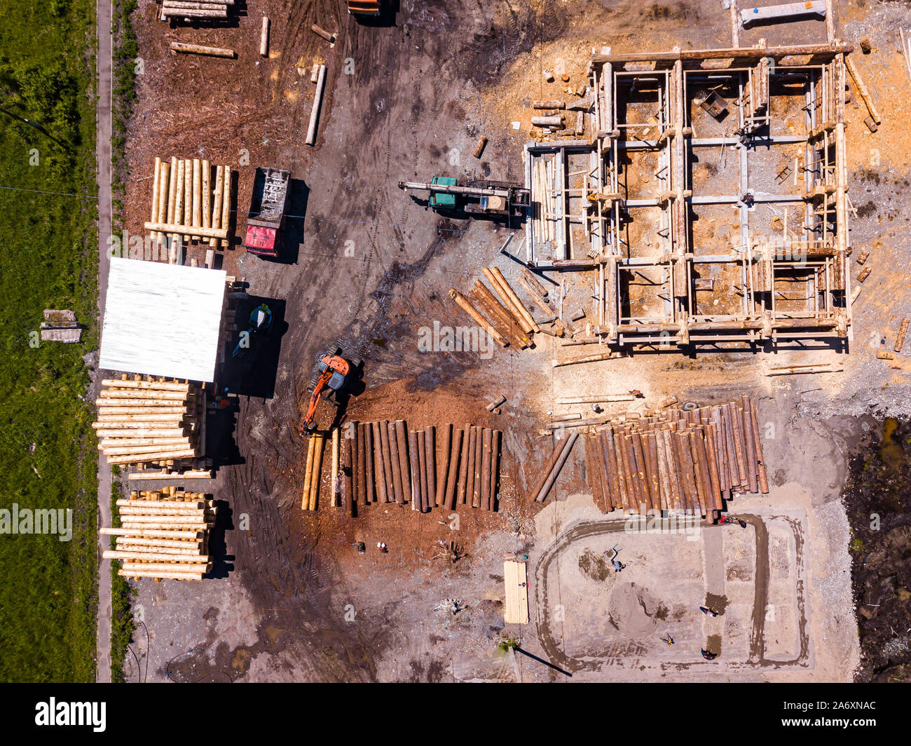 Log house from thick wooden beams hi-res stock photography and images ...