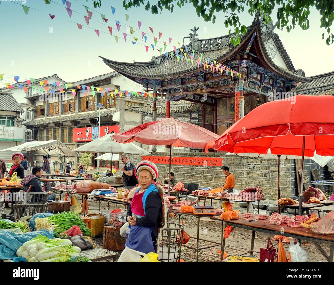 Traditional chinese food in market hi-res stock photography and images ...