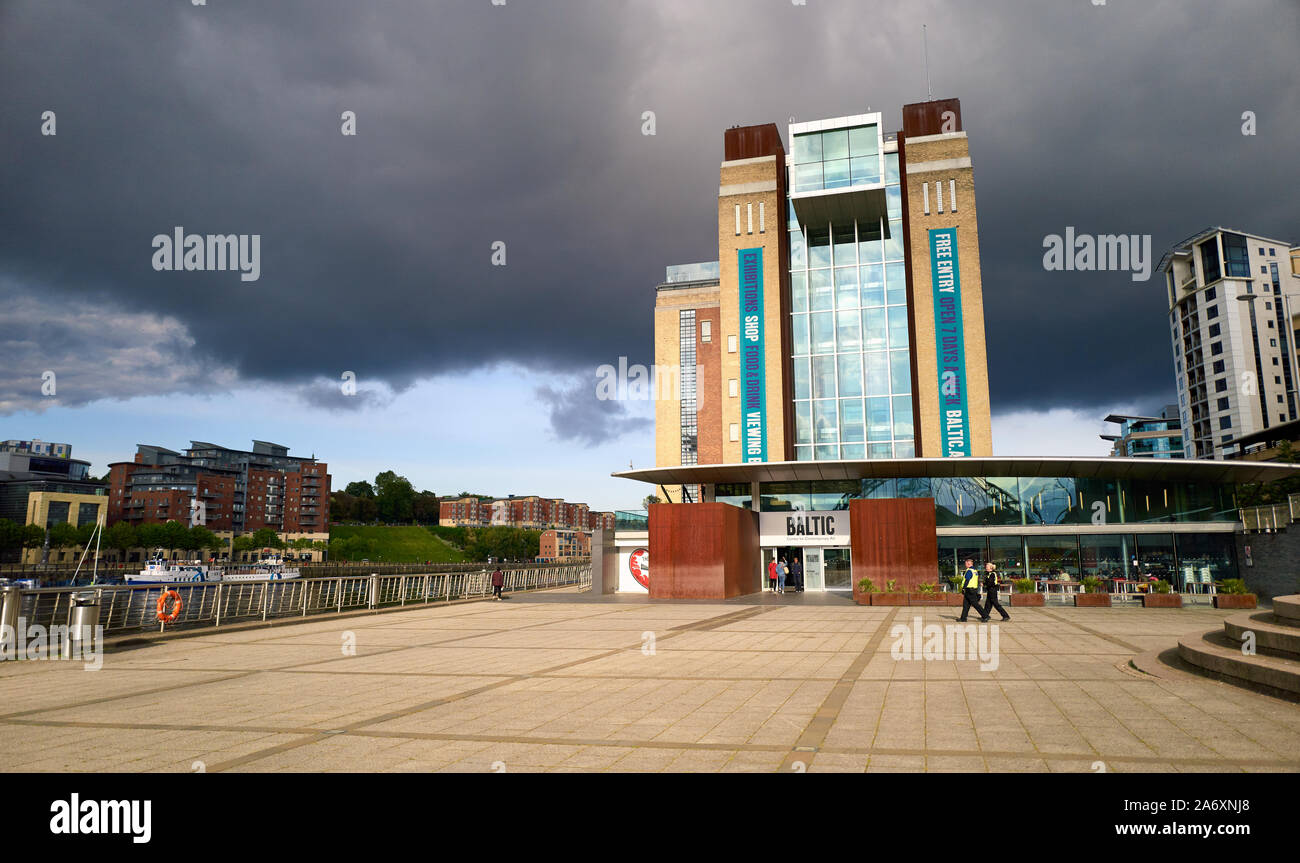 Gateshead city centre hi-res stock photography and images - Alamy