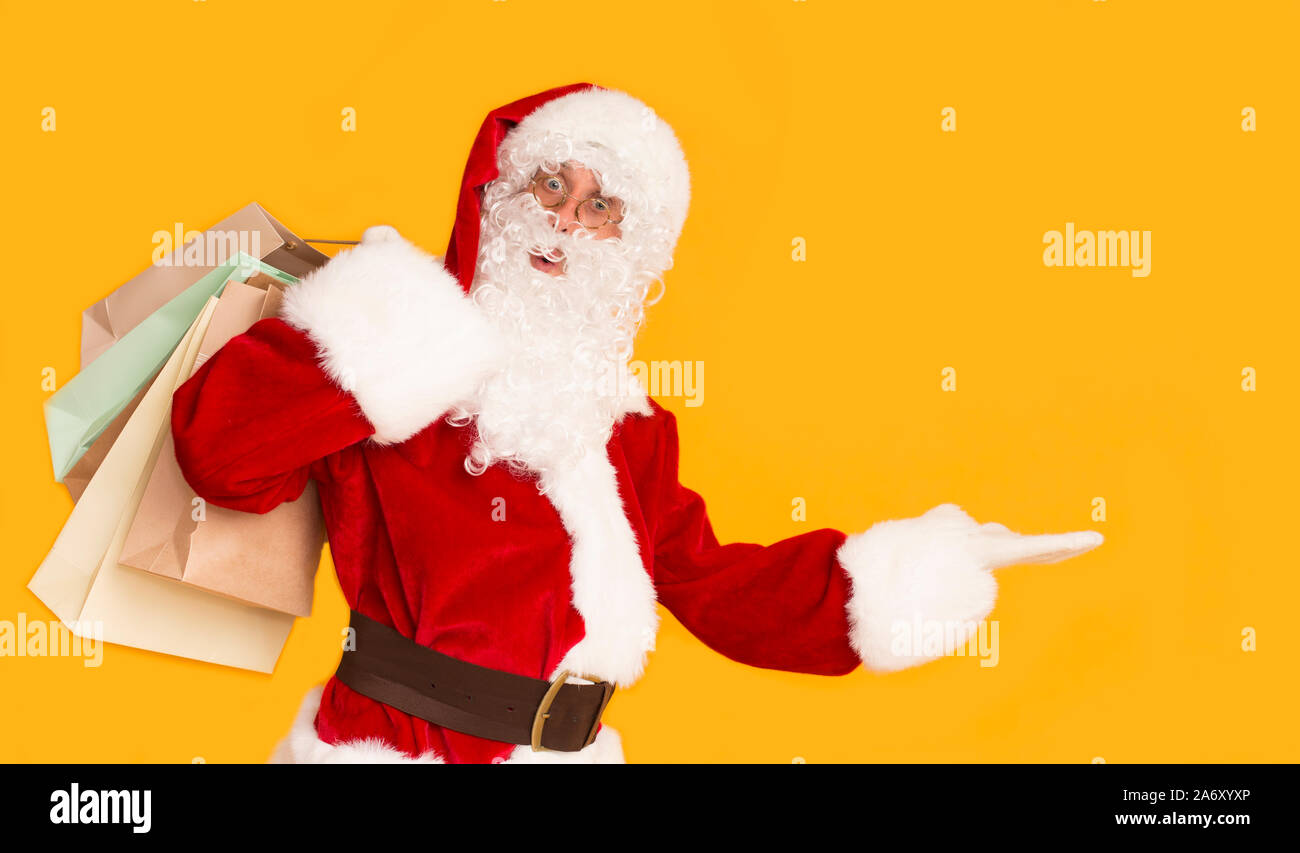 Shopping bags cartoon hi-res stock photography and images - Alamy