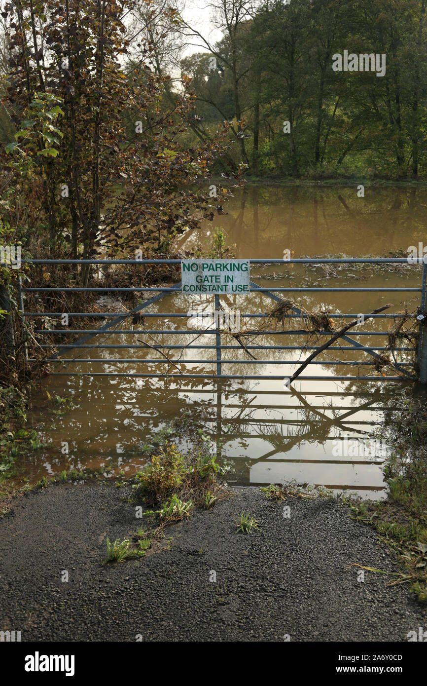 Metal flood gate hi-res stock photography and images - Alamy