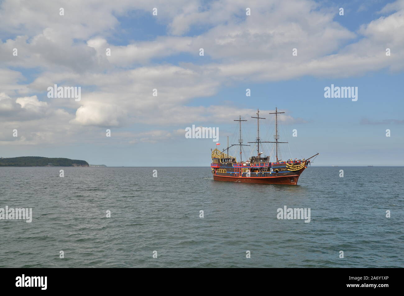 pirates ship on open water Stock Photo - Alamy