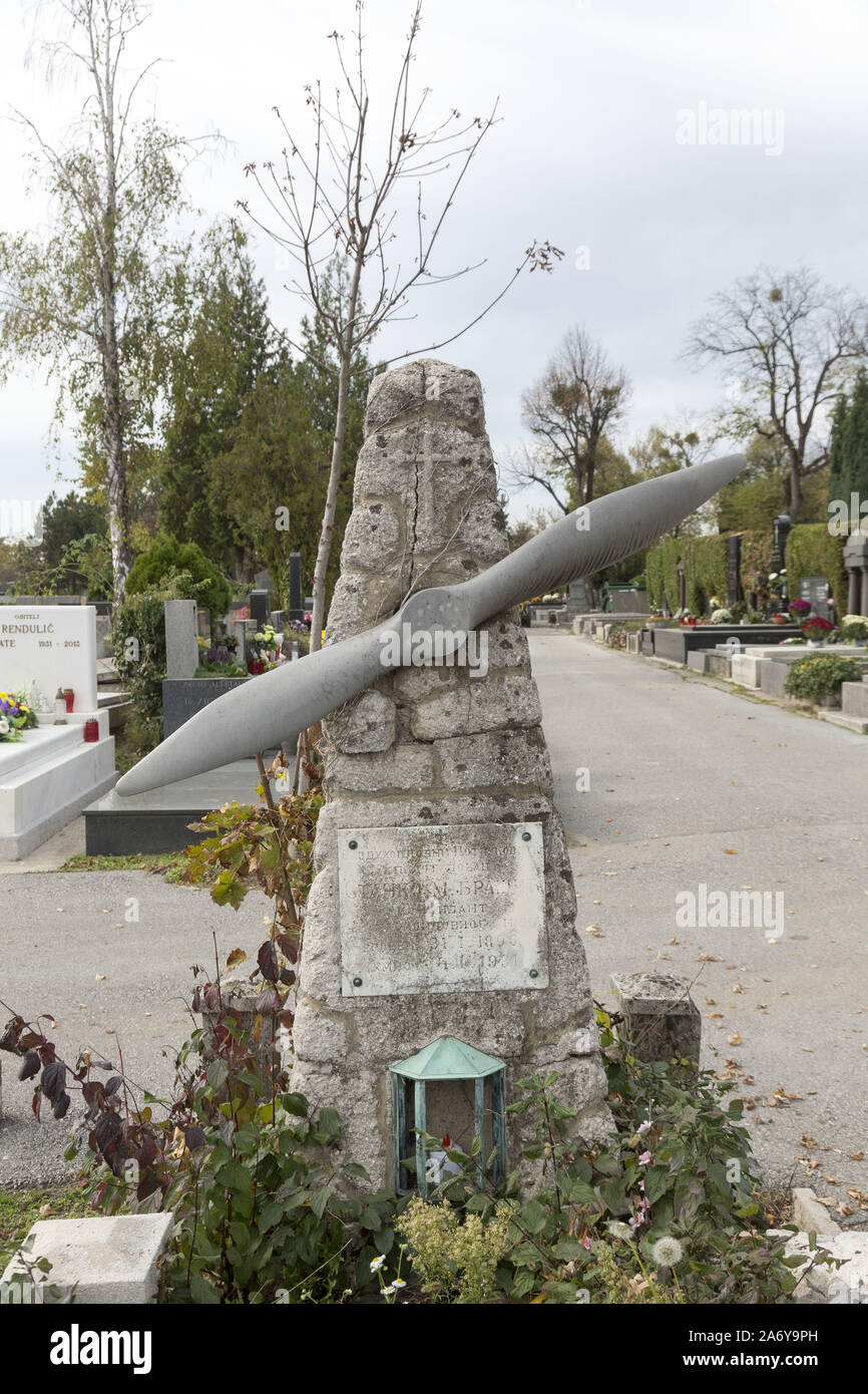 Mirogoj cemetery in Zagreb,Croatia Stock Photo - Alamy