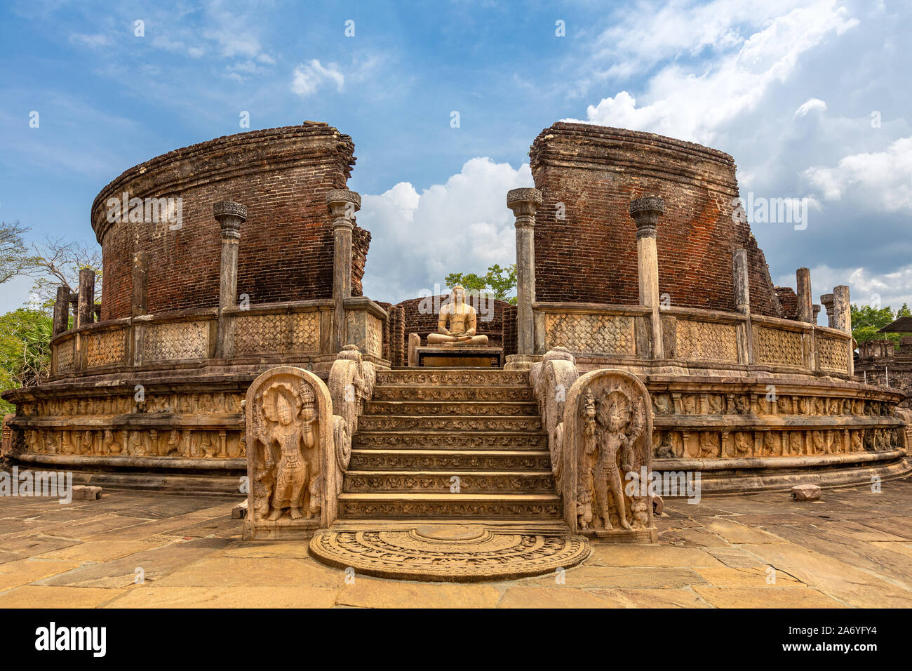 The Sacred Quadrangle with buddha, Ancient ruins Sri Lanka, Unesco ...