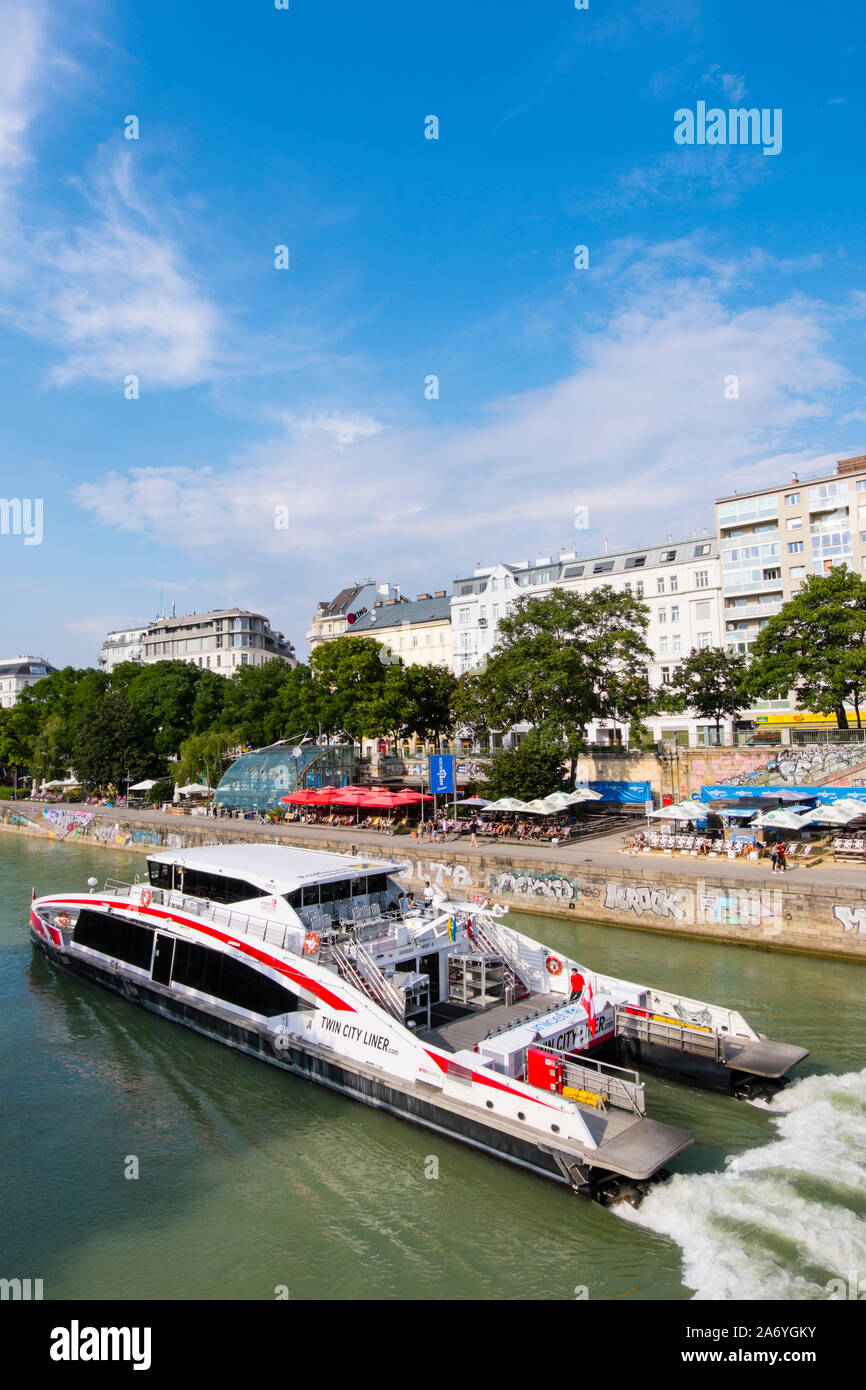Donaucanal hi-res stock photography and images - Alamy