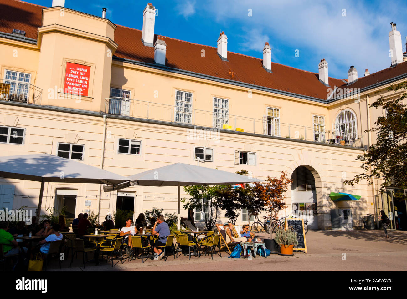 Cafe terrace, in front of Leopold Museum, MuseumsQuartier, Vienna ...