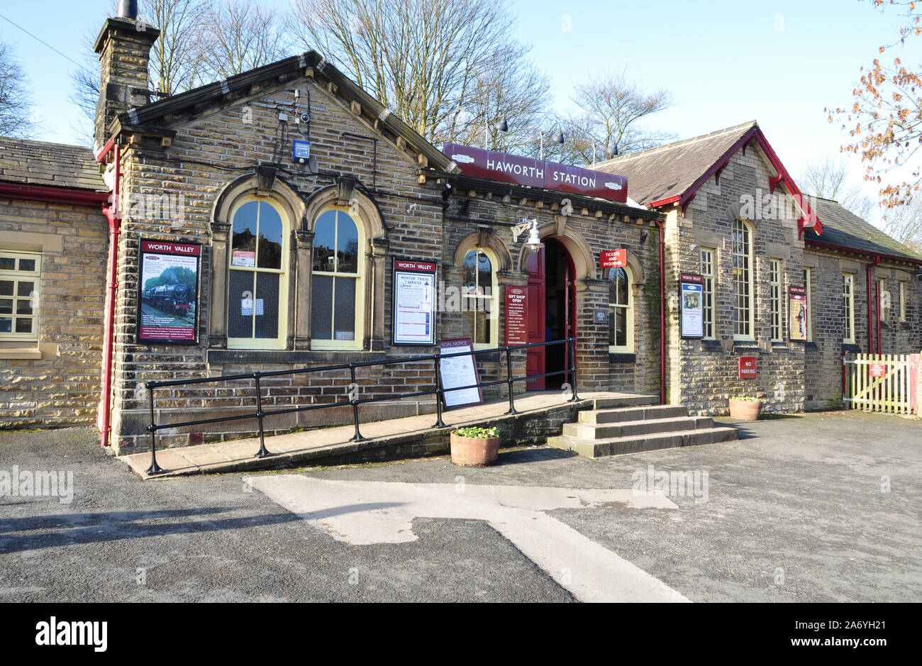 Haworth railway station, Keighley and Worth Valley Railway, KWVR Stock ...