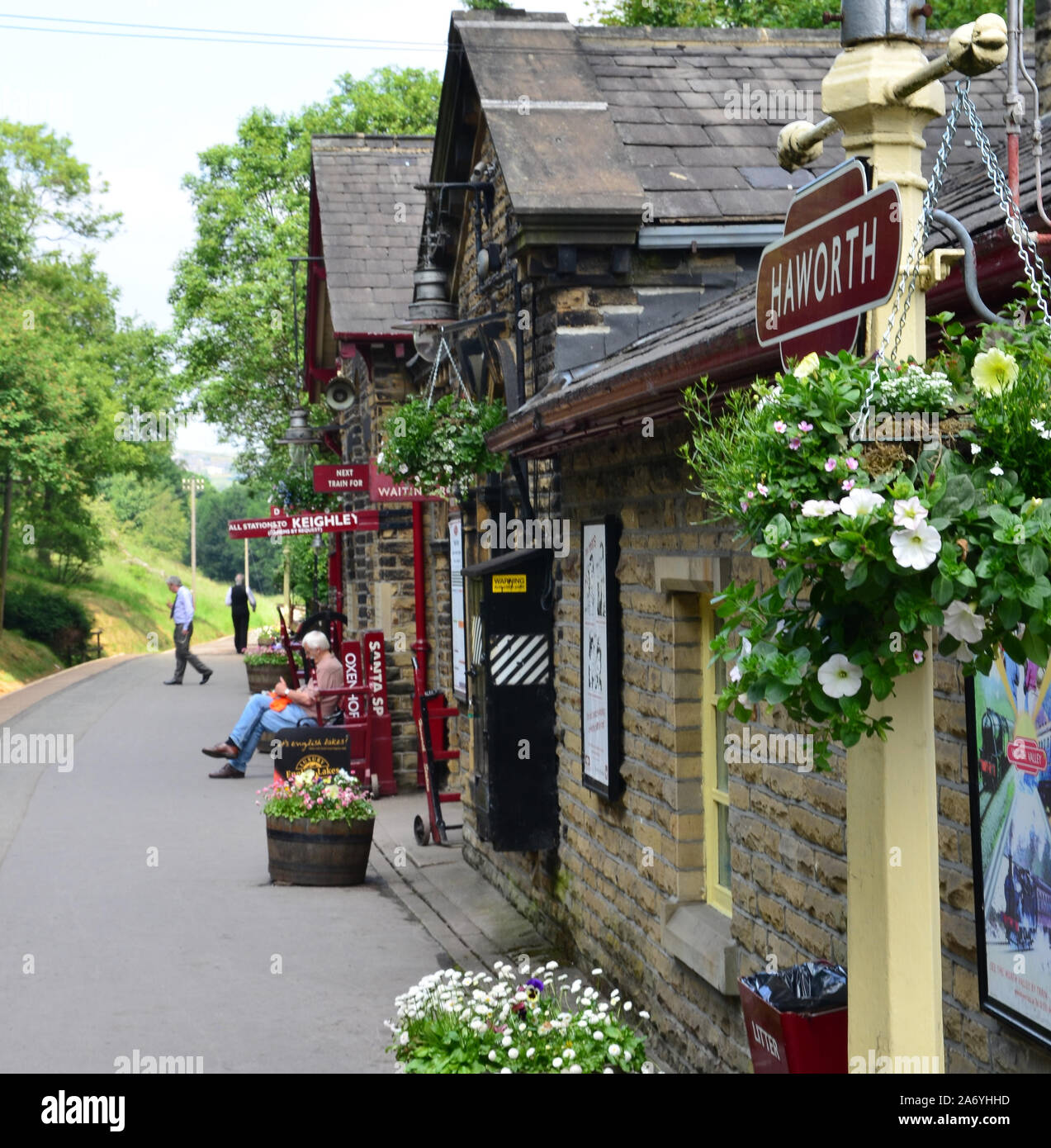 Haworth railway station platform 2, Keighley and Worth Valley Railway ...