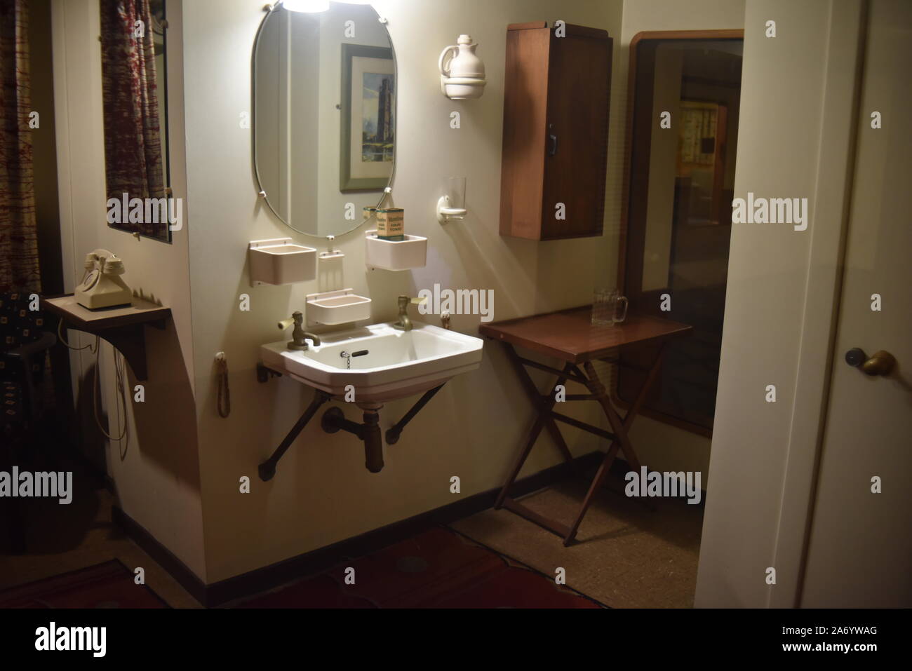 Cunard White Star Line High Resolution Stock Photography and Images - Alamy