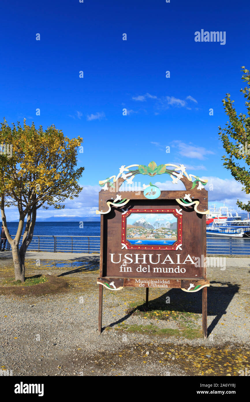 End world sign ushuaia argentina hi-res stock photography and images ...