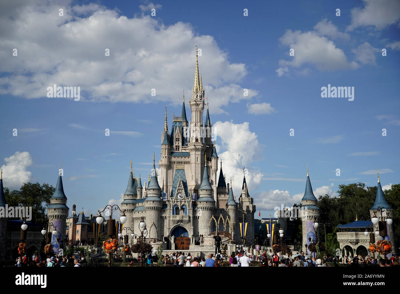 Disney world 1971 hi-res stock photography and images - Alamy