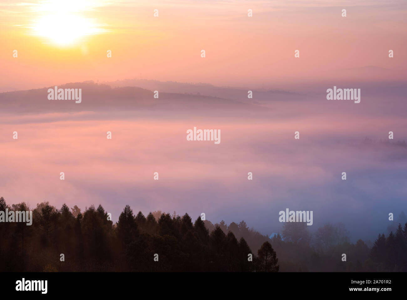 Fog over the hils hi-res stock photography and images - Alamy