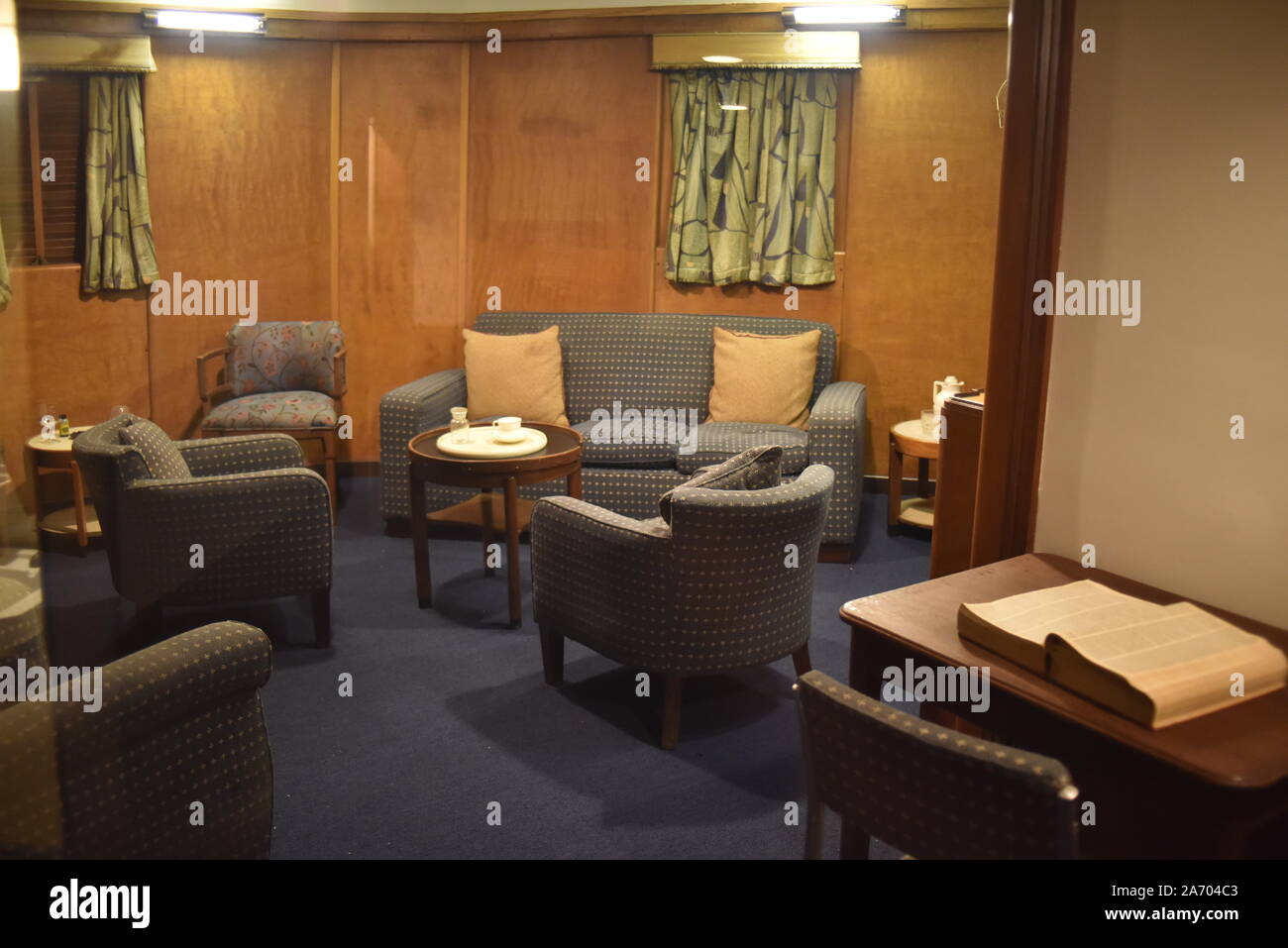 Cunard White Star Line High Resolution Stock Photography and Images - Alamy