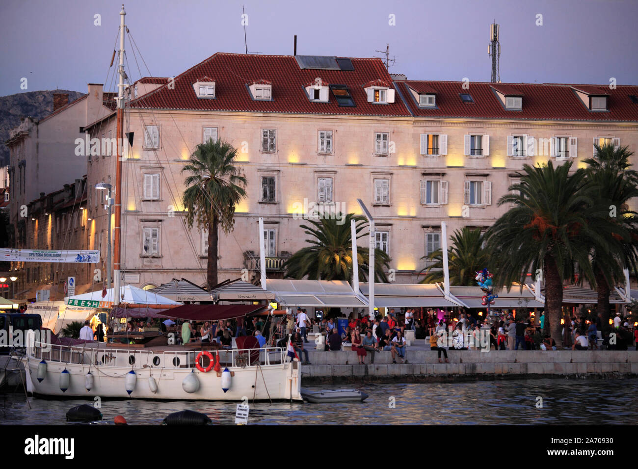 Split croatia nightlife hi-res stock photography and images - Alamy