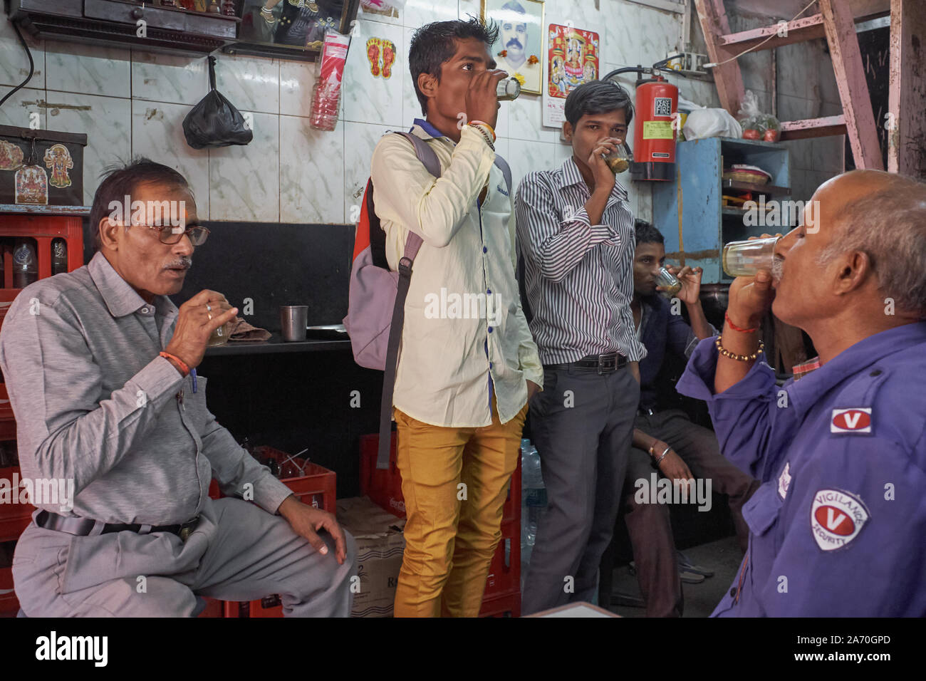 Indian tea drinkers hi-res stock photography and images - Alamy