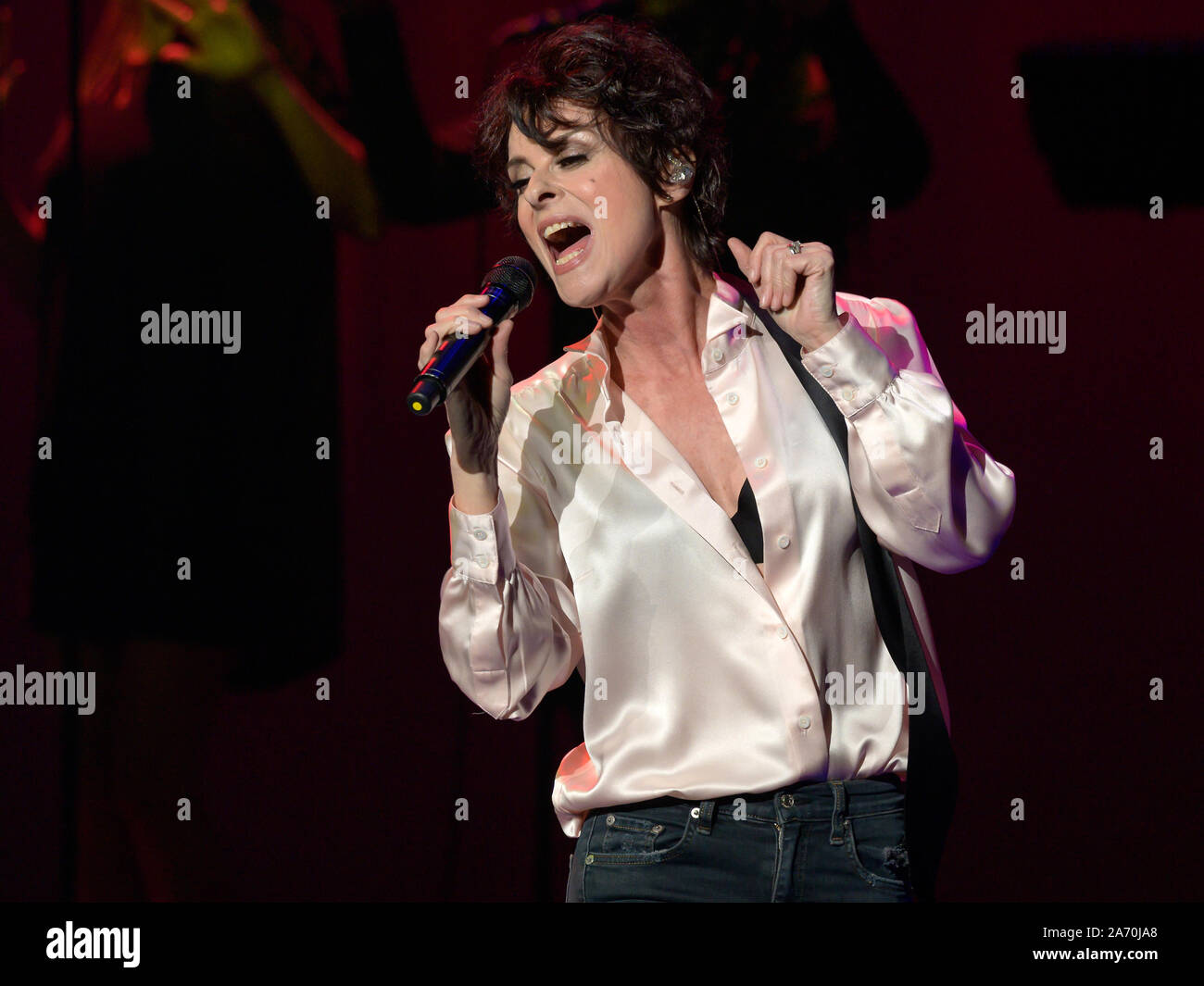 English soul singer Lisa Stansfield plays at The Royal Concert Hall ...